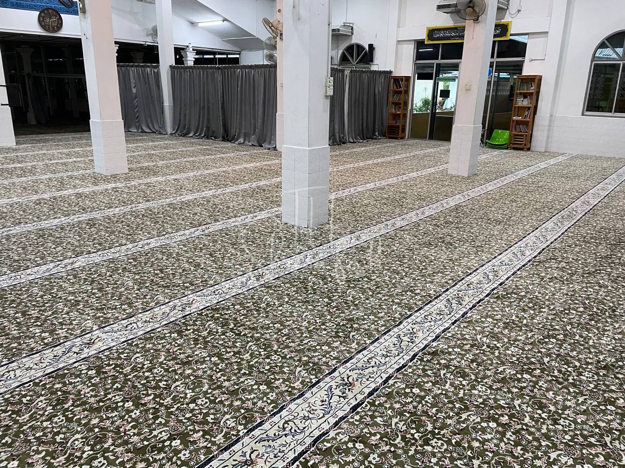KARPET RAUDAH MADINAH 1.2 MILION WARNA HIJAU DI MASJID JAMEK PARIT ...